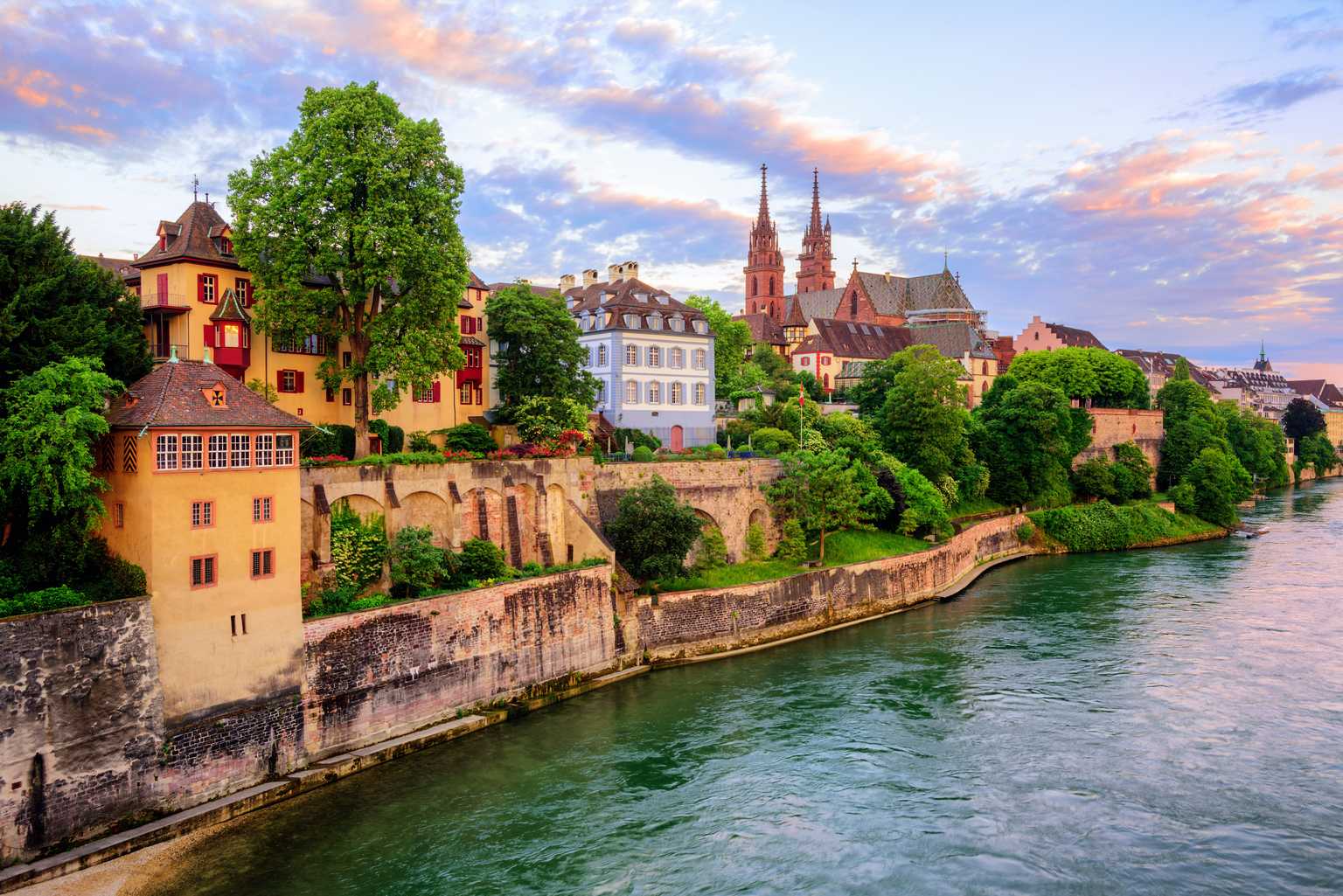 Private Day Trip from Lauterbrunnen to Basel and Lucerne