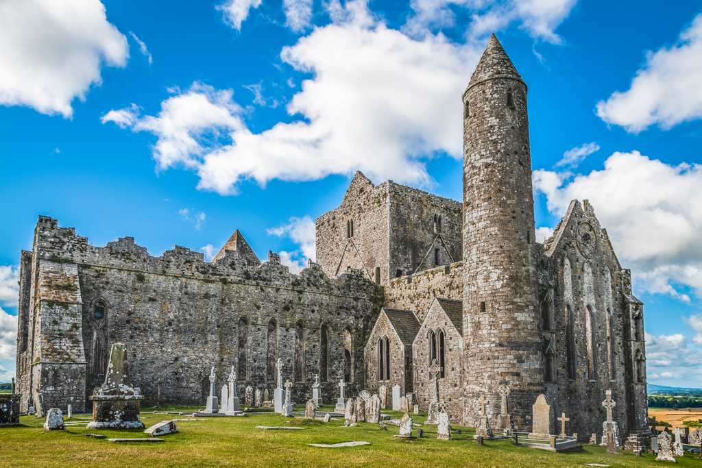 Private Day Trip from Limerick to Rock of Cashel and Back