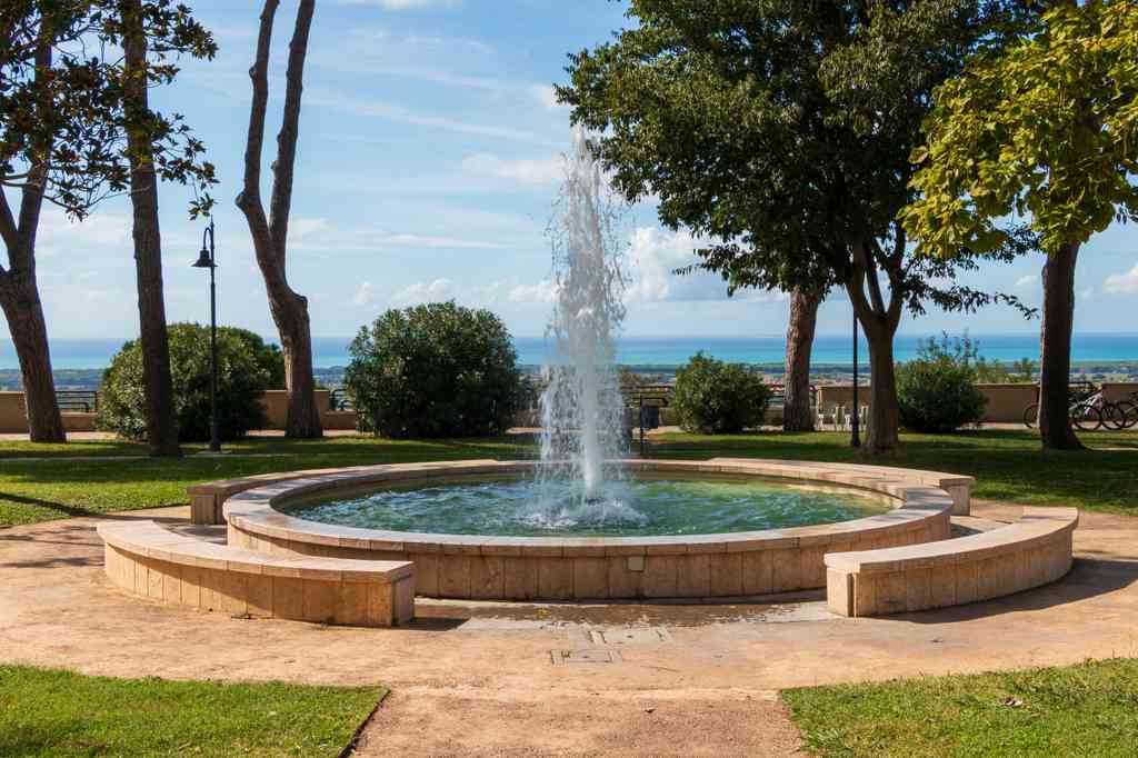 Private Day Trip from Rome to Orvieto, Assisi, Belvedere Giardini ...
