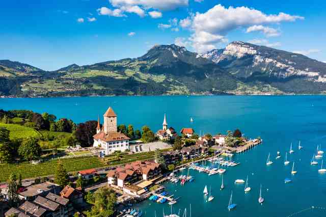 Private Day Trip from Interlaken to Bern and Back