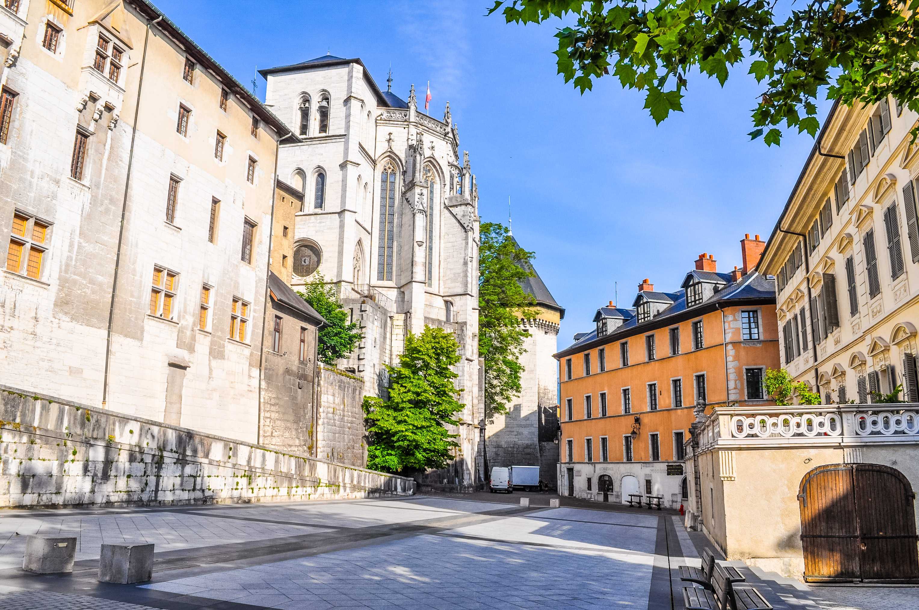 Val Thorens to Chambery Airport Private Transfer | Daytrip
