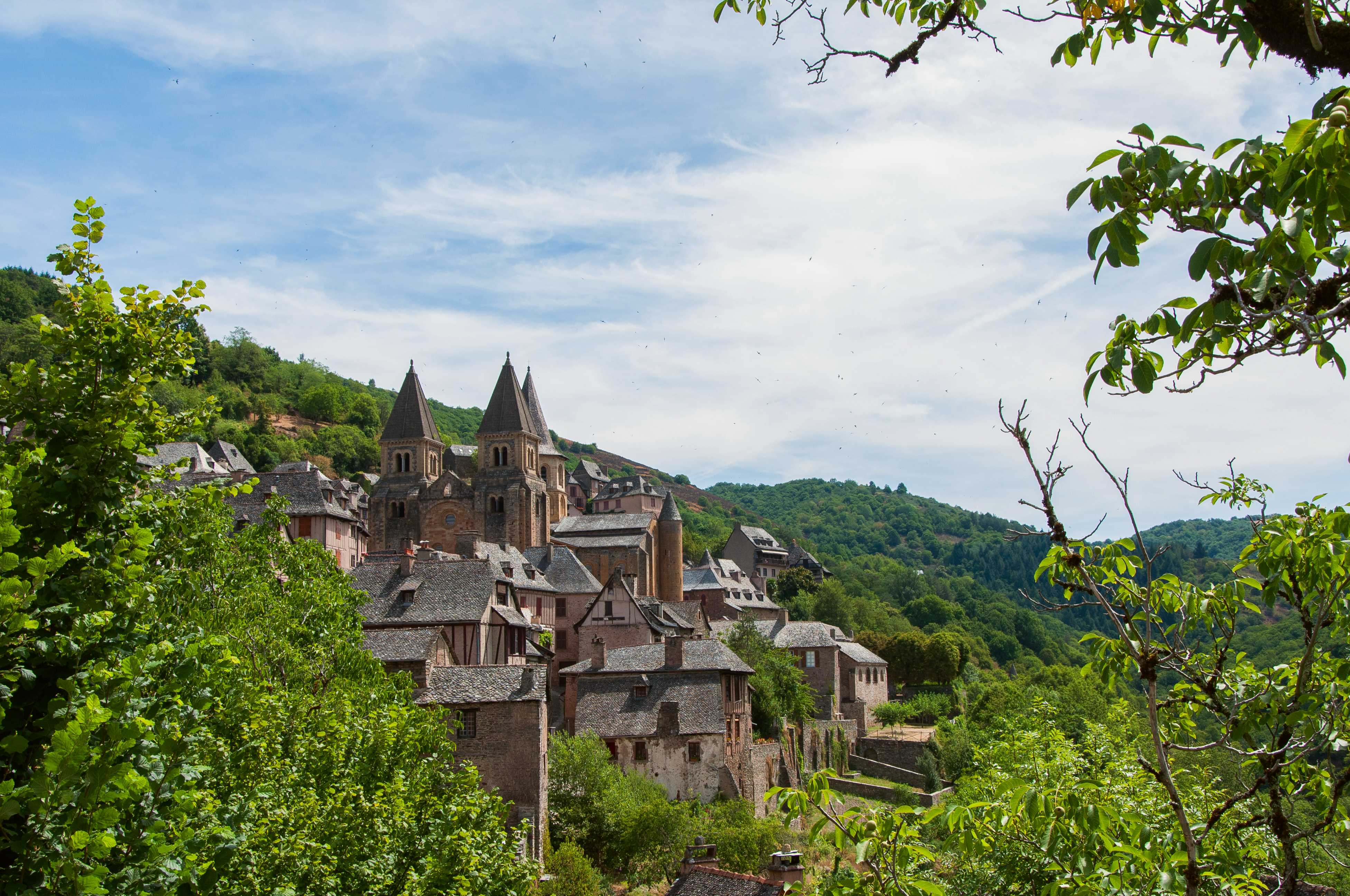 Paris to Conques Private Transfer | Daytrip