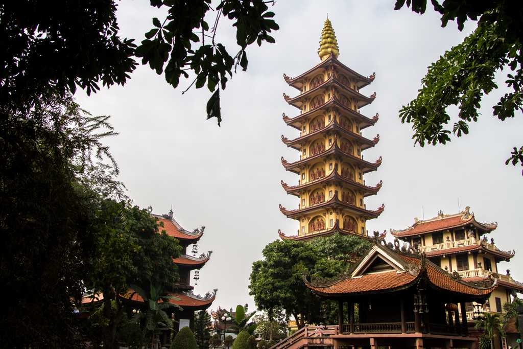Private Day Trip from Hanoi to Du Hang Pagoda and Ba Vang Pagoda