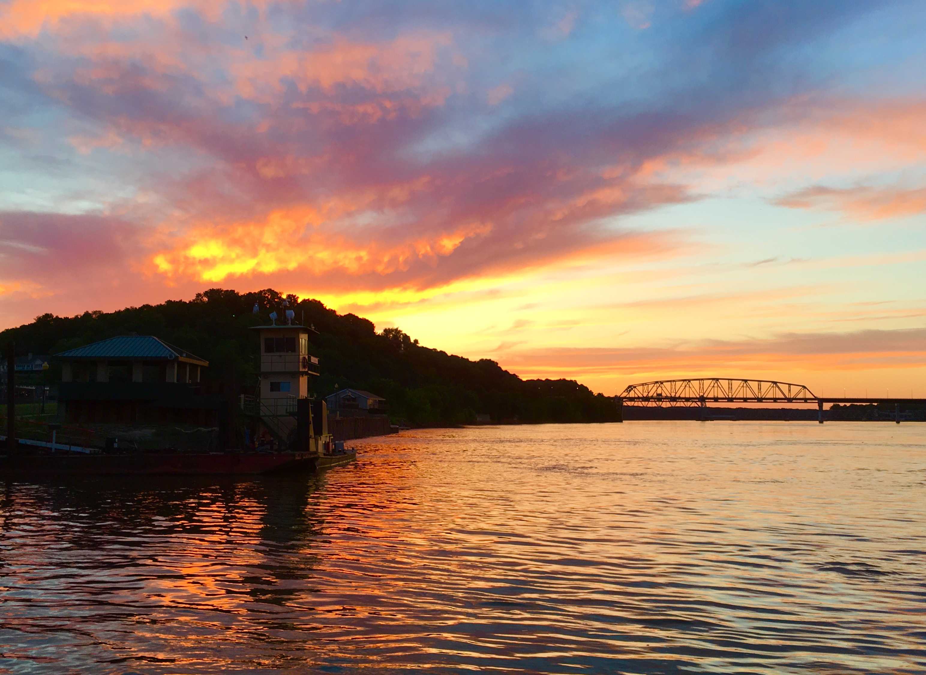 St. Louis, MO to Hannibal, MO Private Transfer | Daytrip
