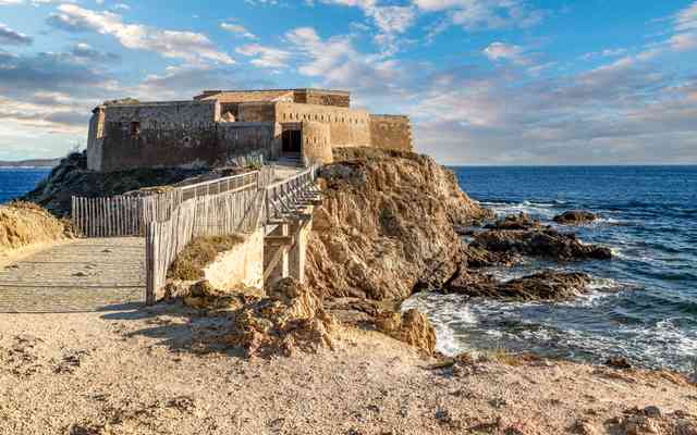 Private Day Trip from Marseille to Hyeres and Giens Peninsula