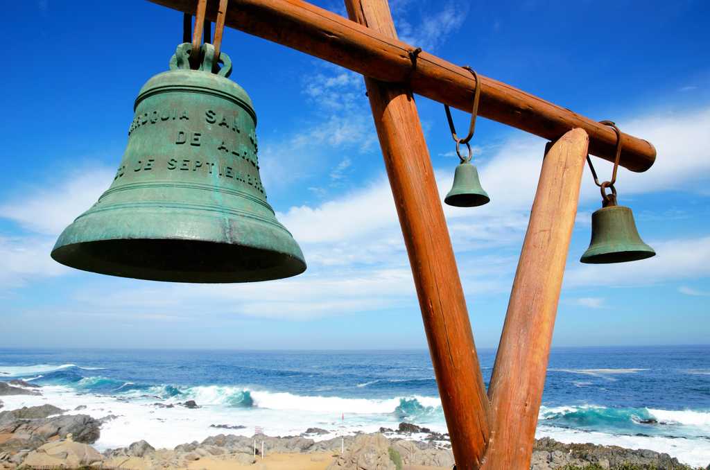 Private Day Trip from Santiago to Isla Negra Museum House and Parque Tricao