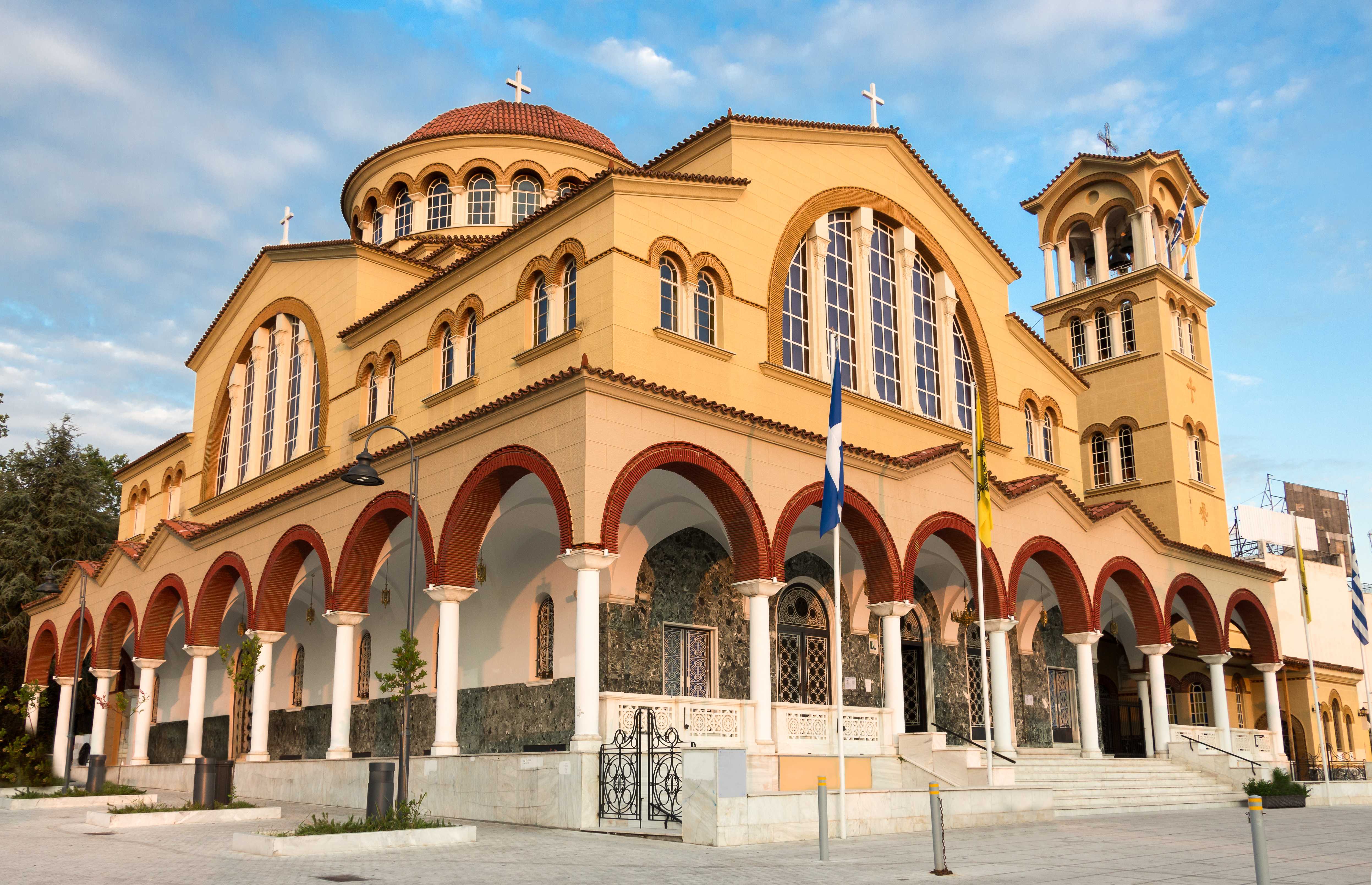 Athens to Larissa Private Transfer | Daytrip