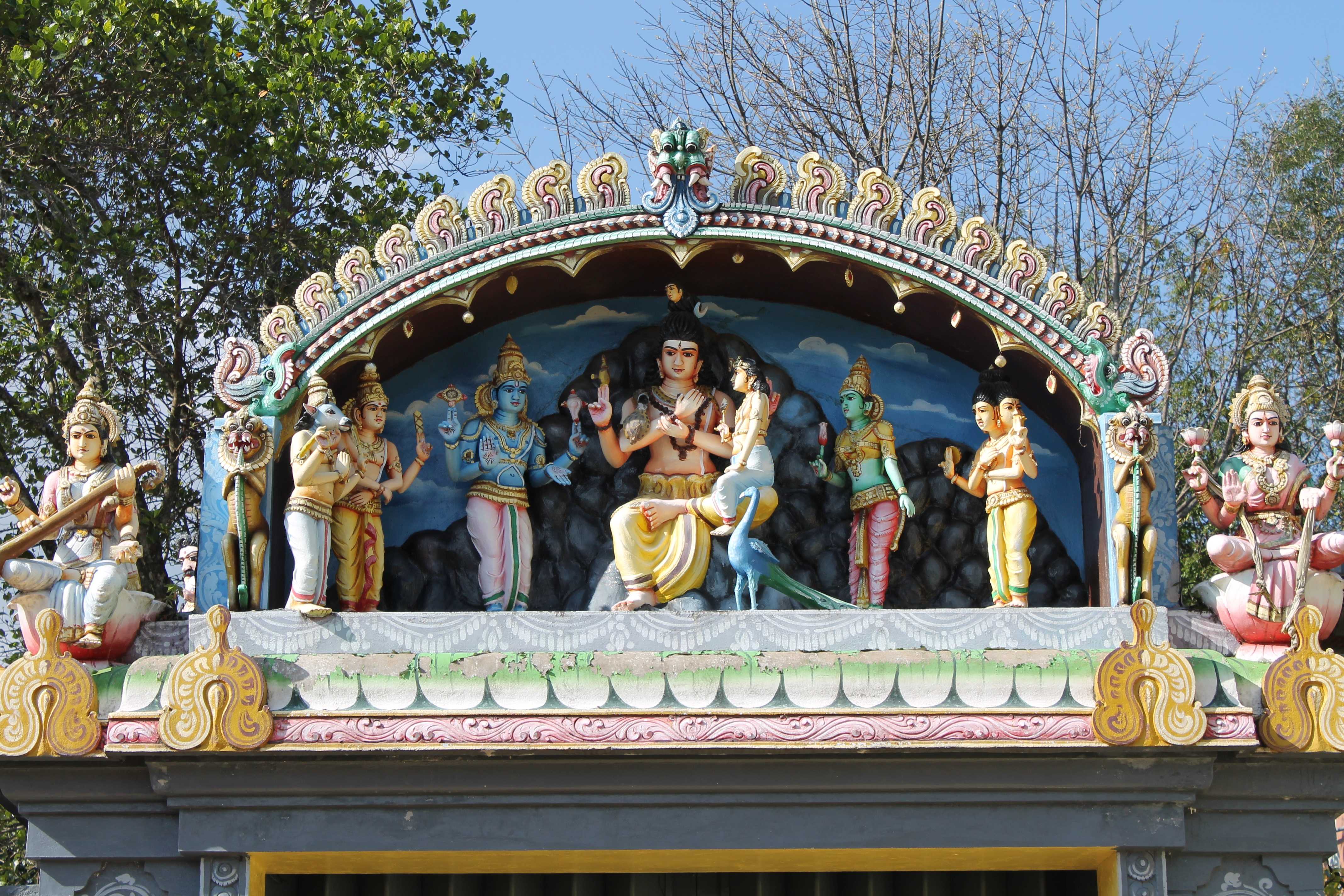 Hyderabad to Makthal Private Transfer | Daytrip