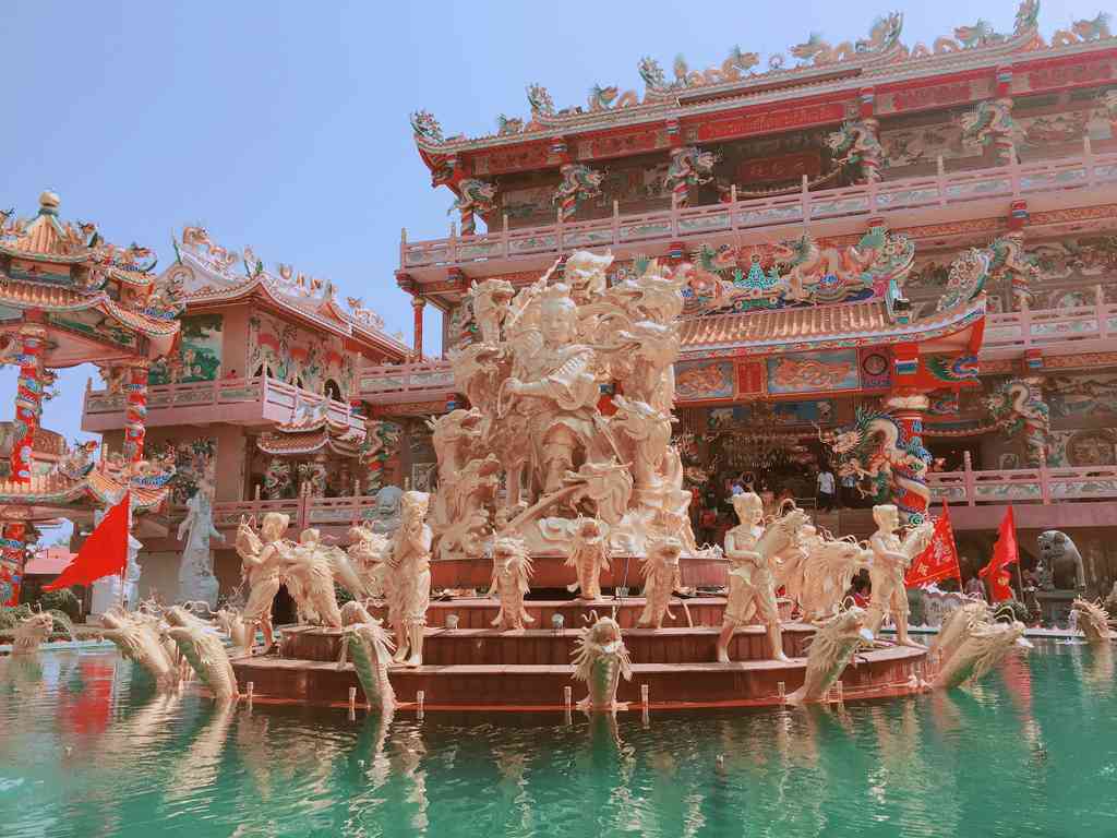 Private Day Trip from Bangkok to Nacha Sa Thai Chue Shrine and Muang Boran