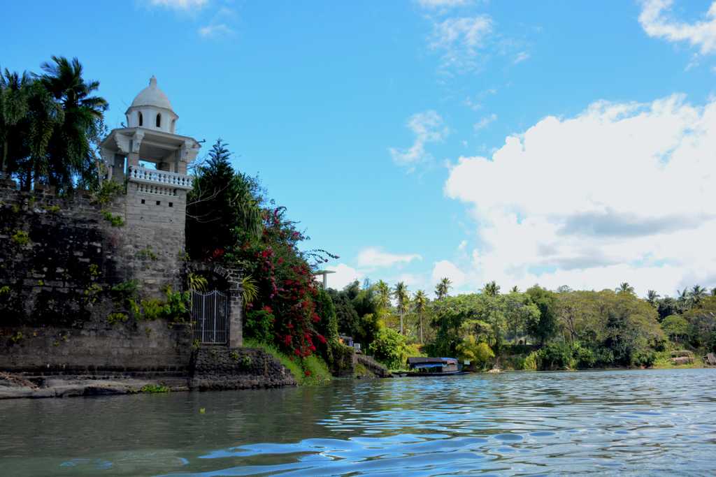 Private Day Trip from Taguig City to Pagsanjan Falls and Lumban