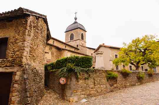 Private Day Trip from Lyon to Perouges and Back