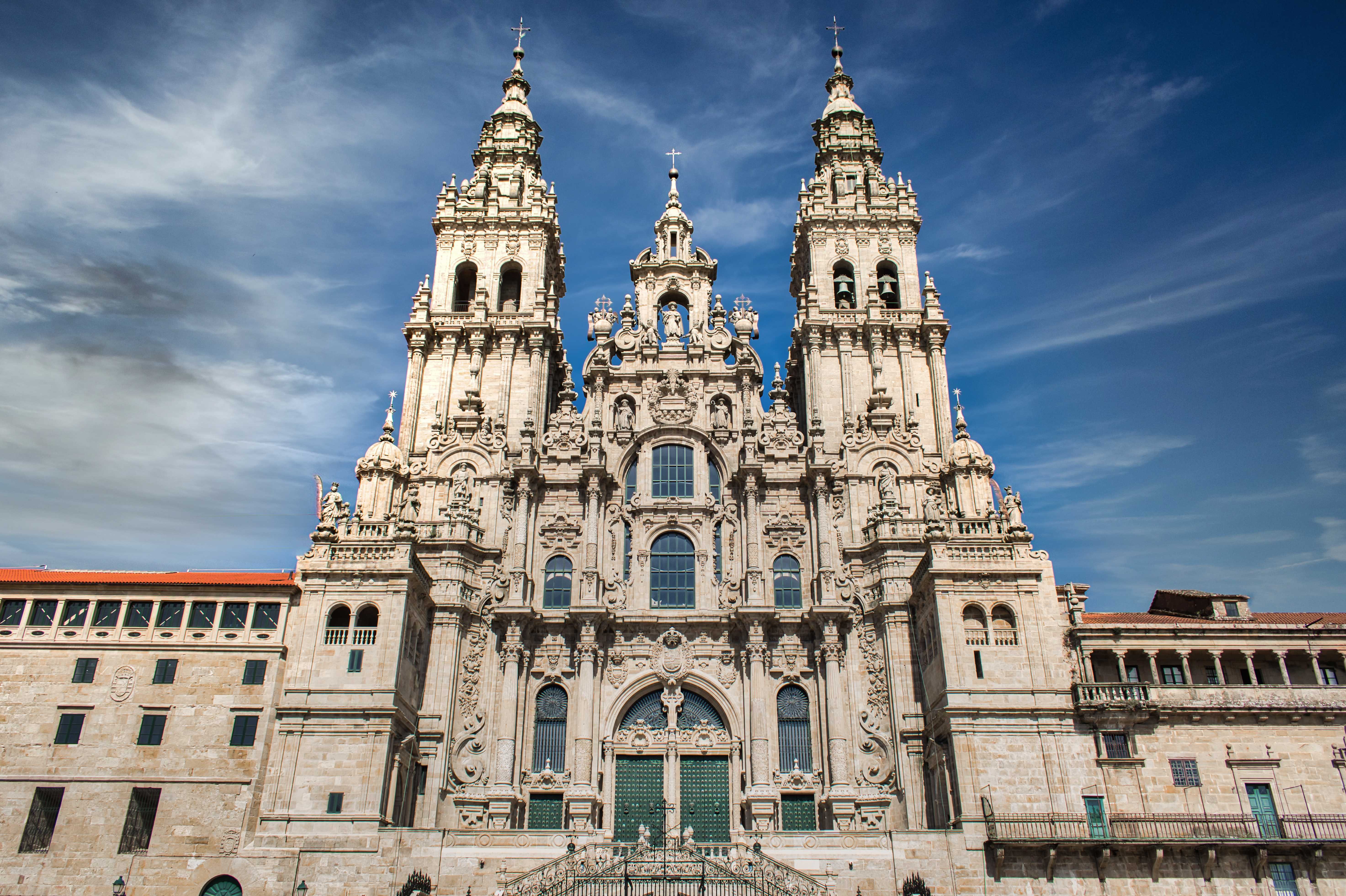 Vega De Terrón Pier to Santiago De Compostela, Spain Transfer | Daytrip