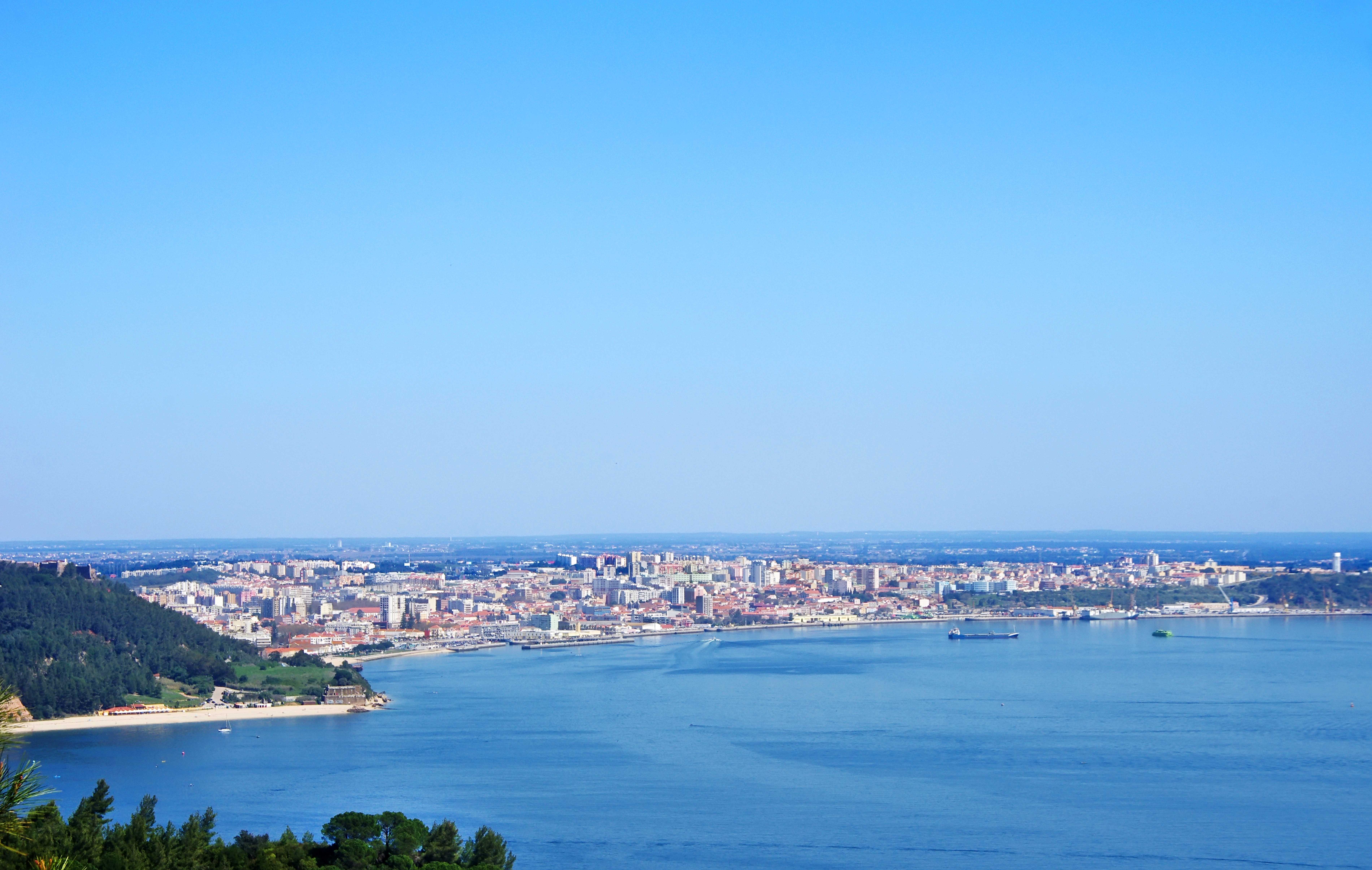 Faro to Setubal Private Transfer | Daytrip