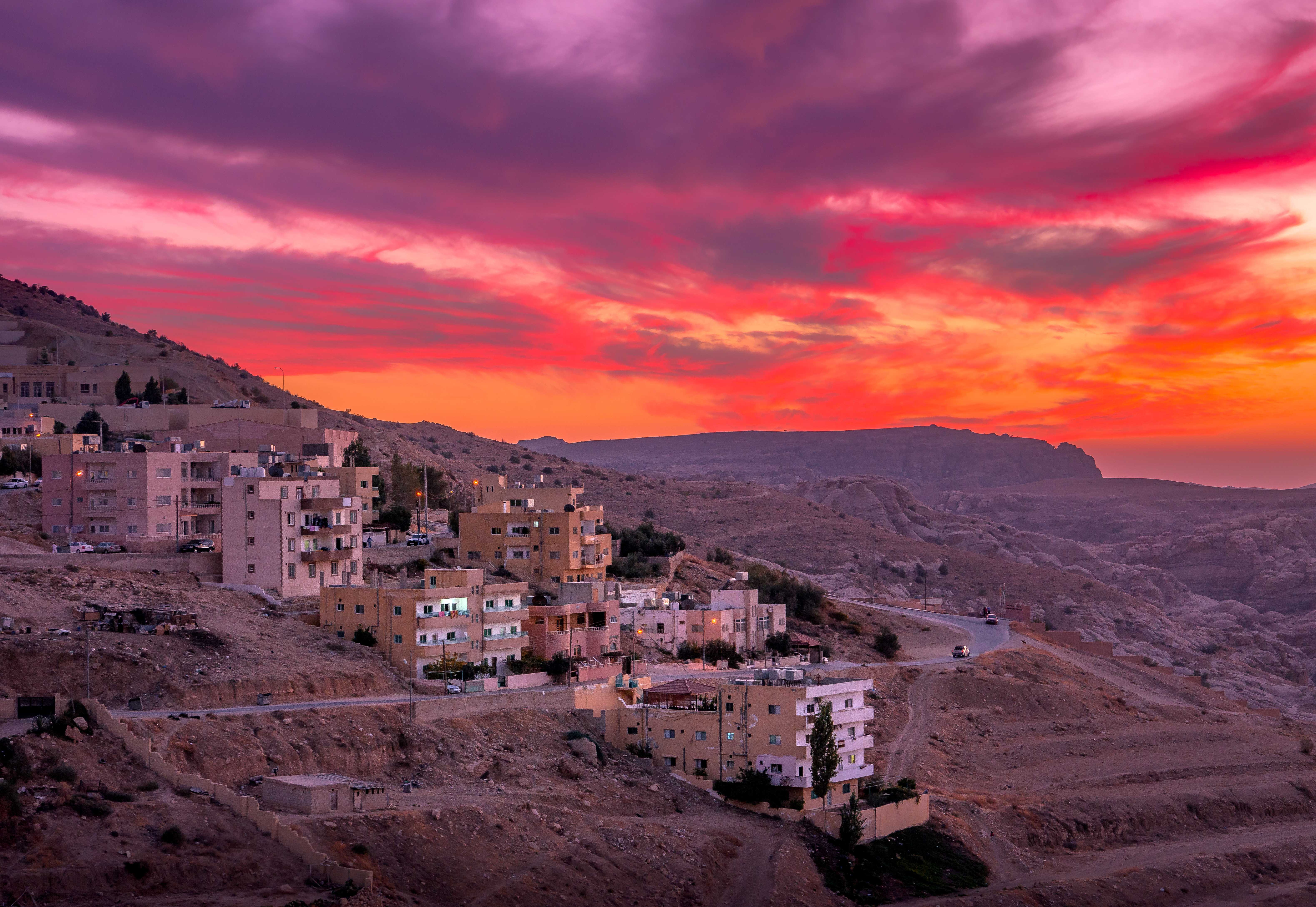 Queen Alia International Airport to Wadi Musa Transfer | Daytrip
